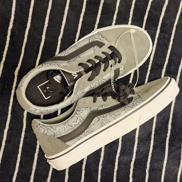 Vans | Shoes | Vans Wmns Sz6 Snake And Suede | Poshmark